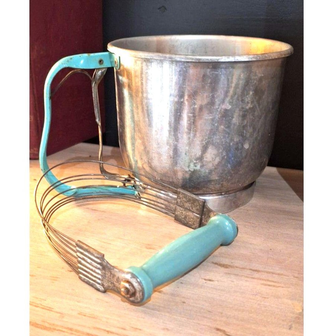 Metal Handled Foley Flour Sifter, Wood Handle Pastry Dough Blender ...