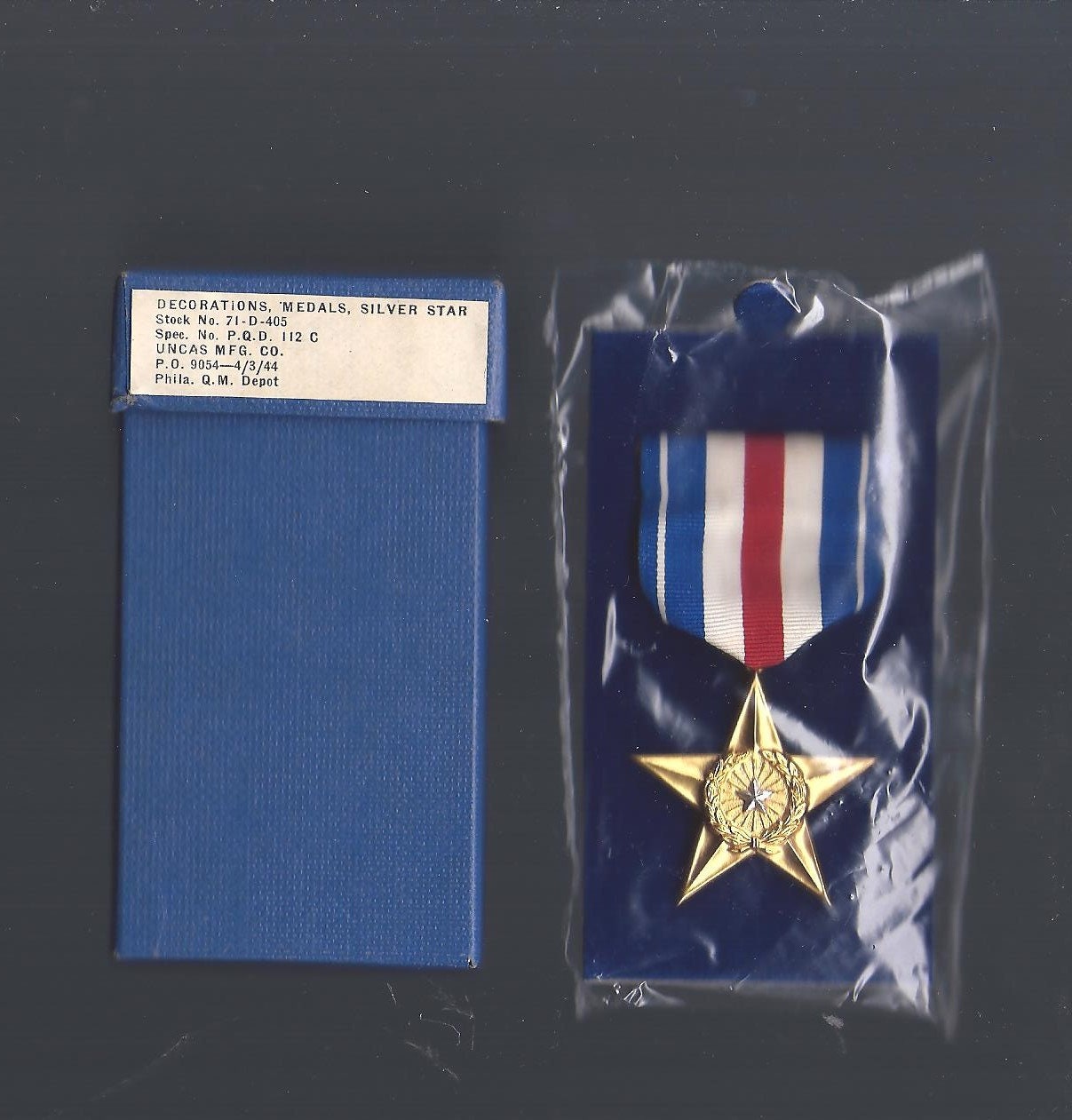 One WWII Wartime Silver Star Award Medal in Original Blue Box From 1944 ...