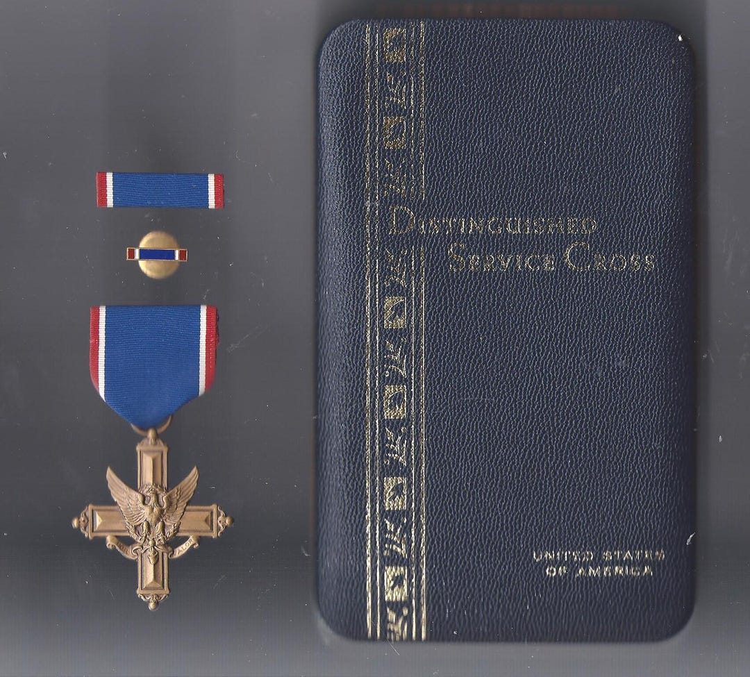 Army Distinguished Service Cross Medal With Ribbon Bar and Lapel Pin in ...