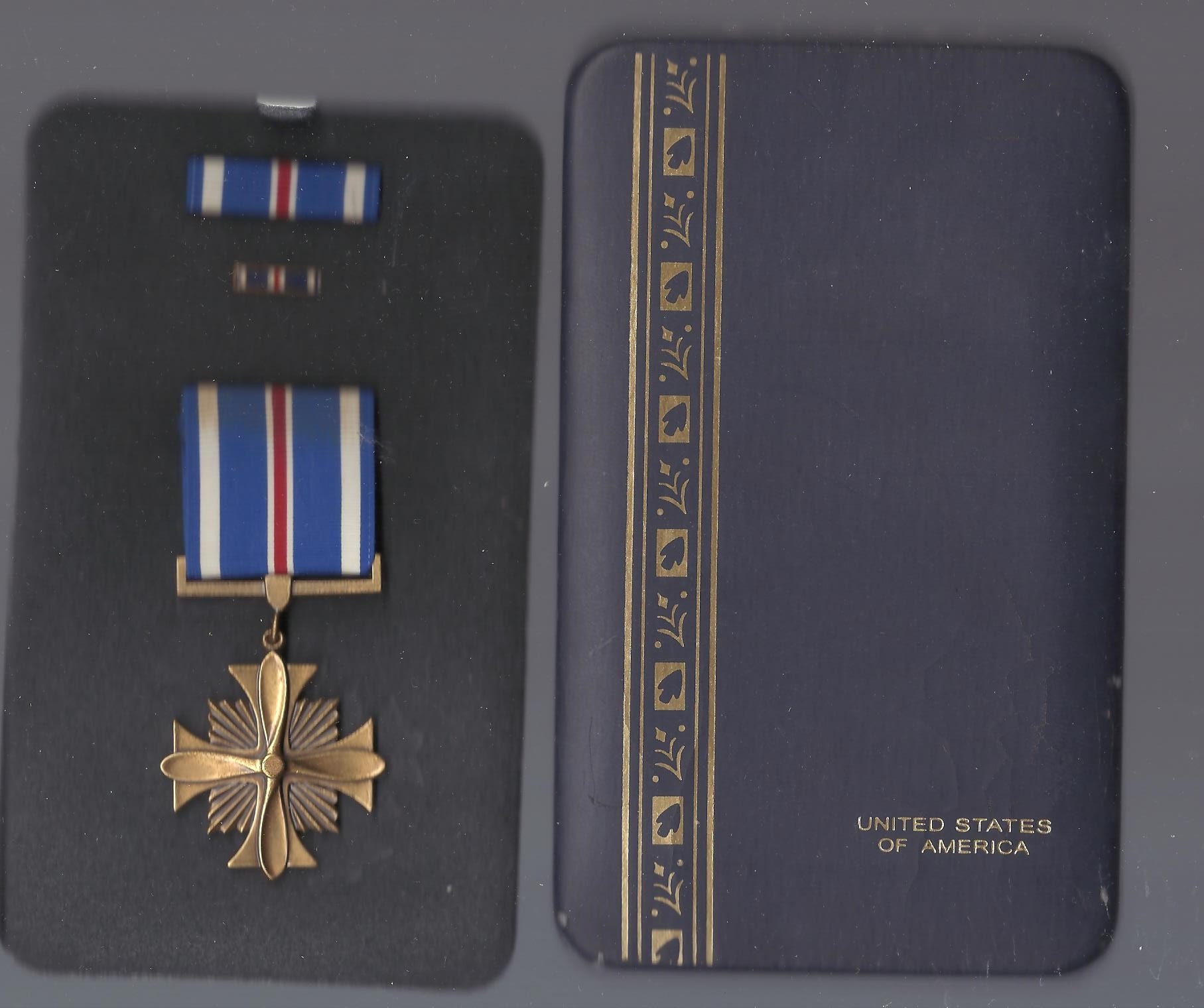 US Distinguished Flying Cross Medal in Case With Ribbon Bar - Etsy