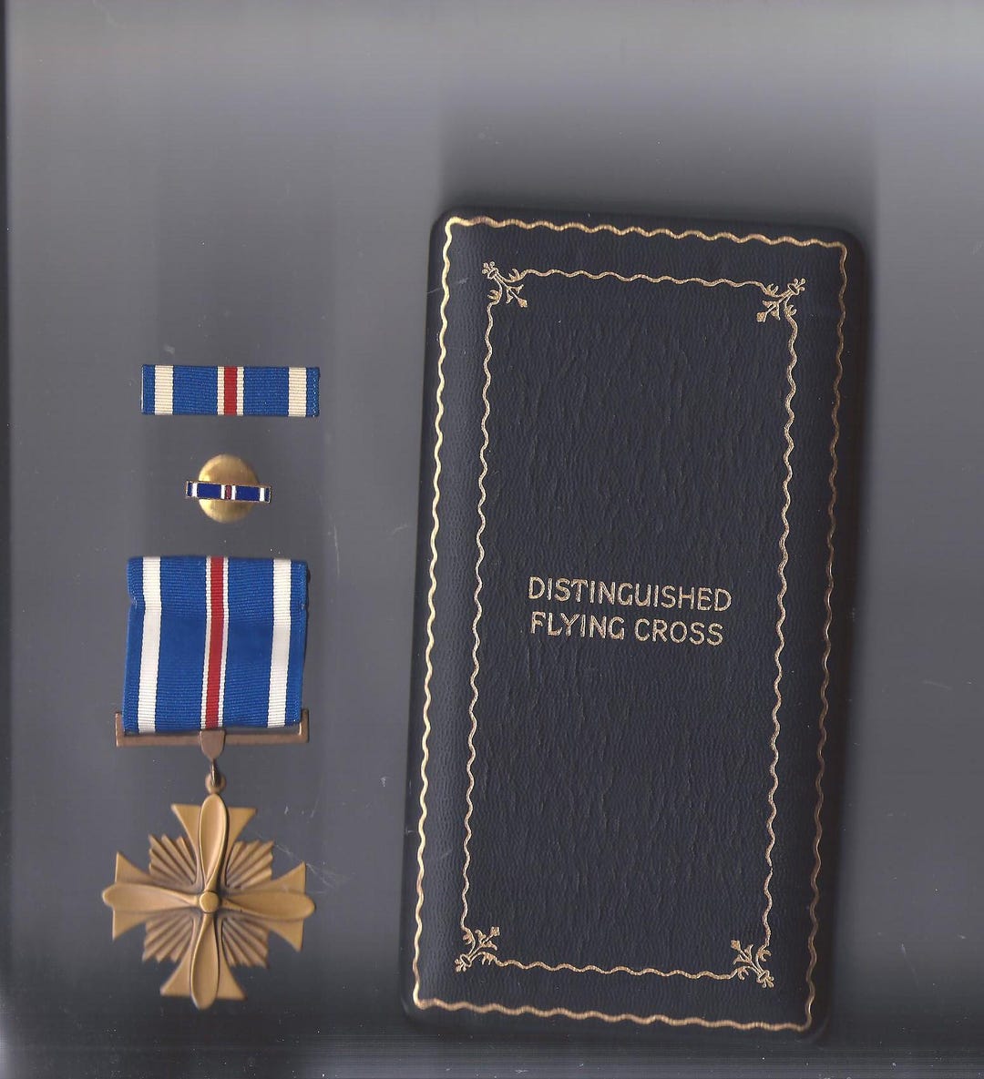 WWII Distinguished Flying Cross Medal in Case With Ribbon Bar and Lapel ...