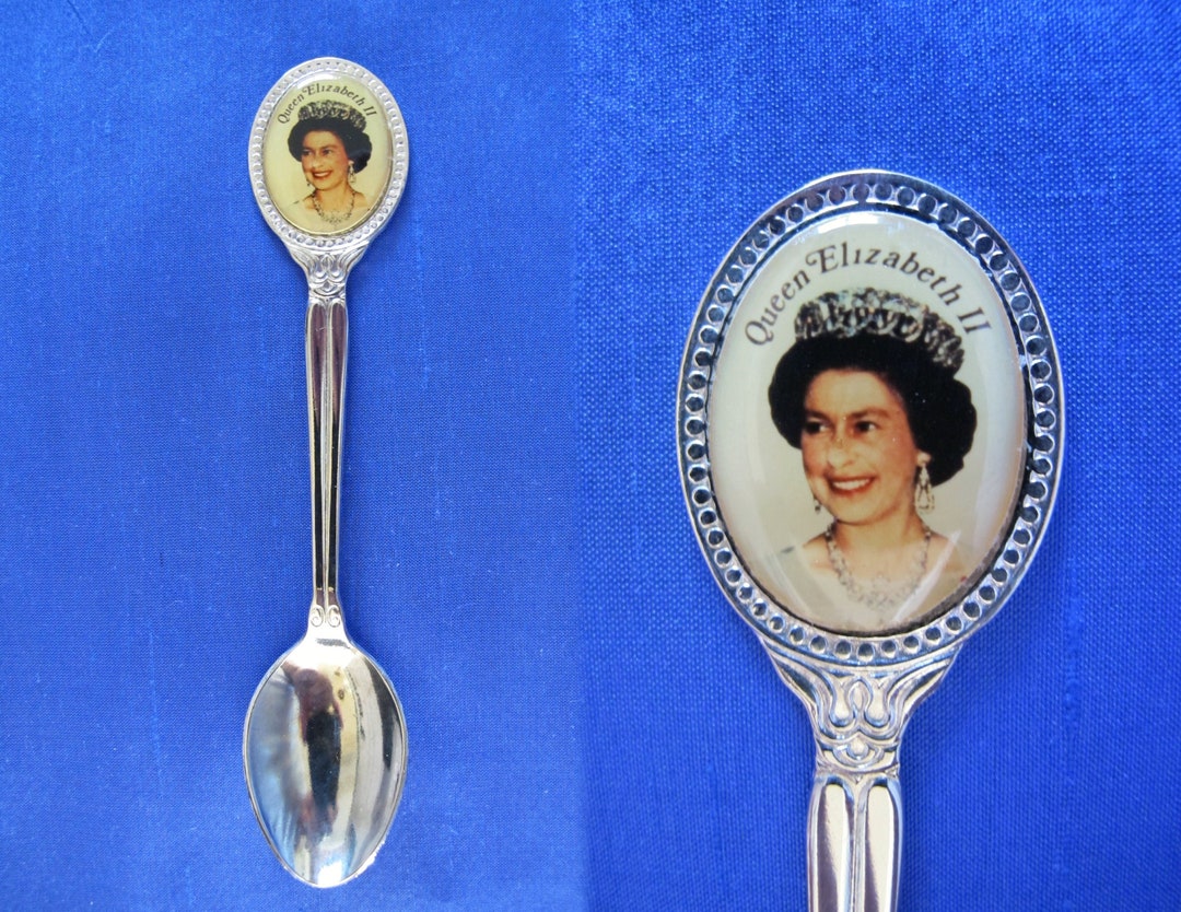 QUEEN ELIZABETH II Souvenir Collector Spoon Vintage - Etsy