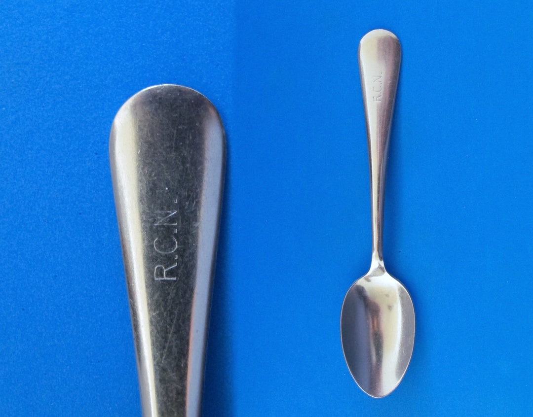Vintage ROYAL CANADIAN NAVY Souvenir Collector Spoon Teaspoon Canada ...