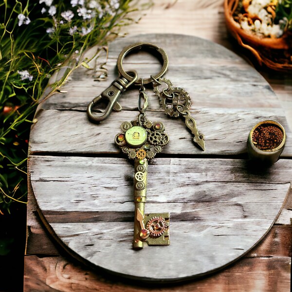 Steampunk Keyring - Etsy