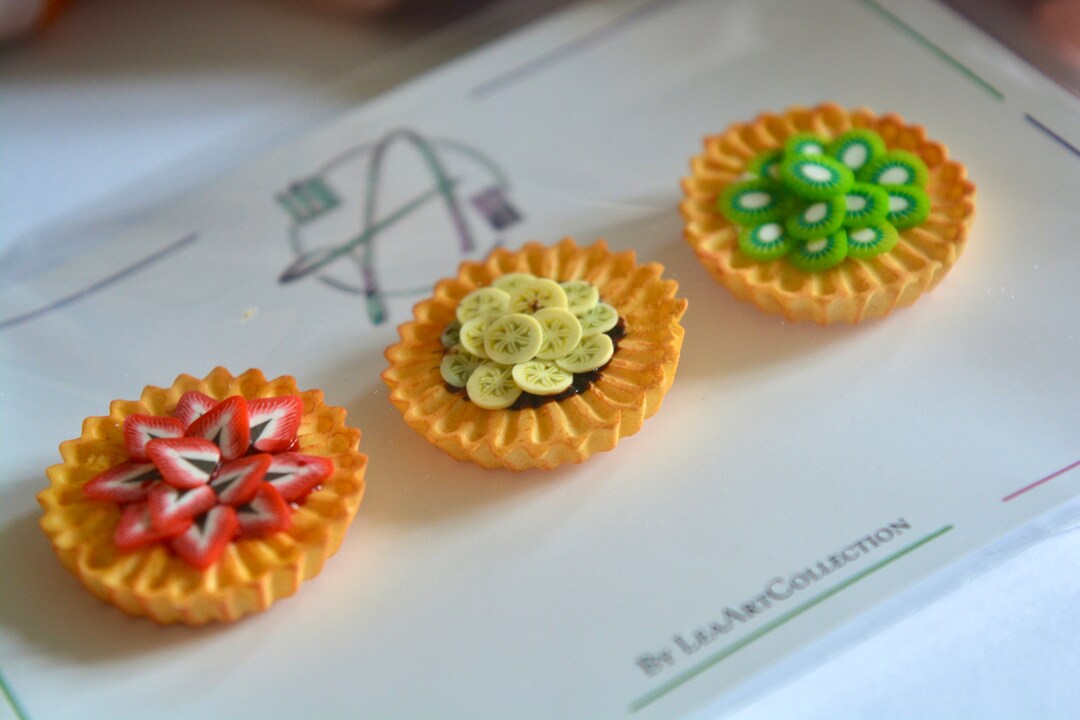 Miniature Fruit Tart Magnets, Strawberry, Kiwi or Banana Tart ...