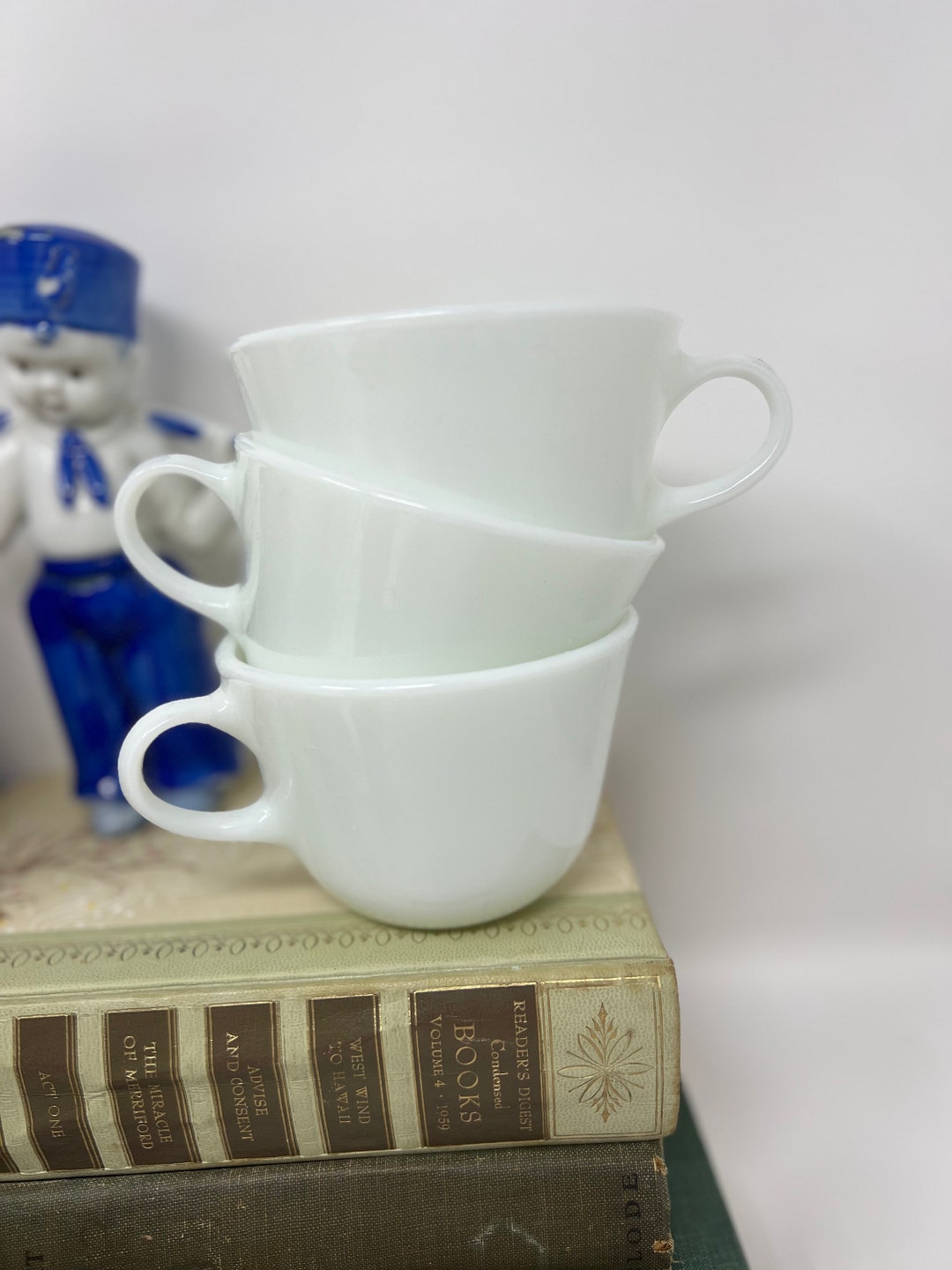Set of 3 Pyrex Cups - Etsy