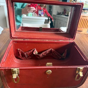 Taperlite Red Train Case - Etsy