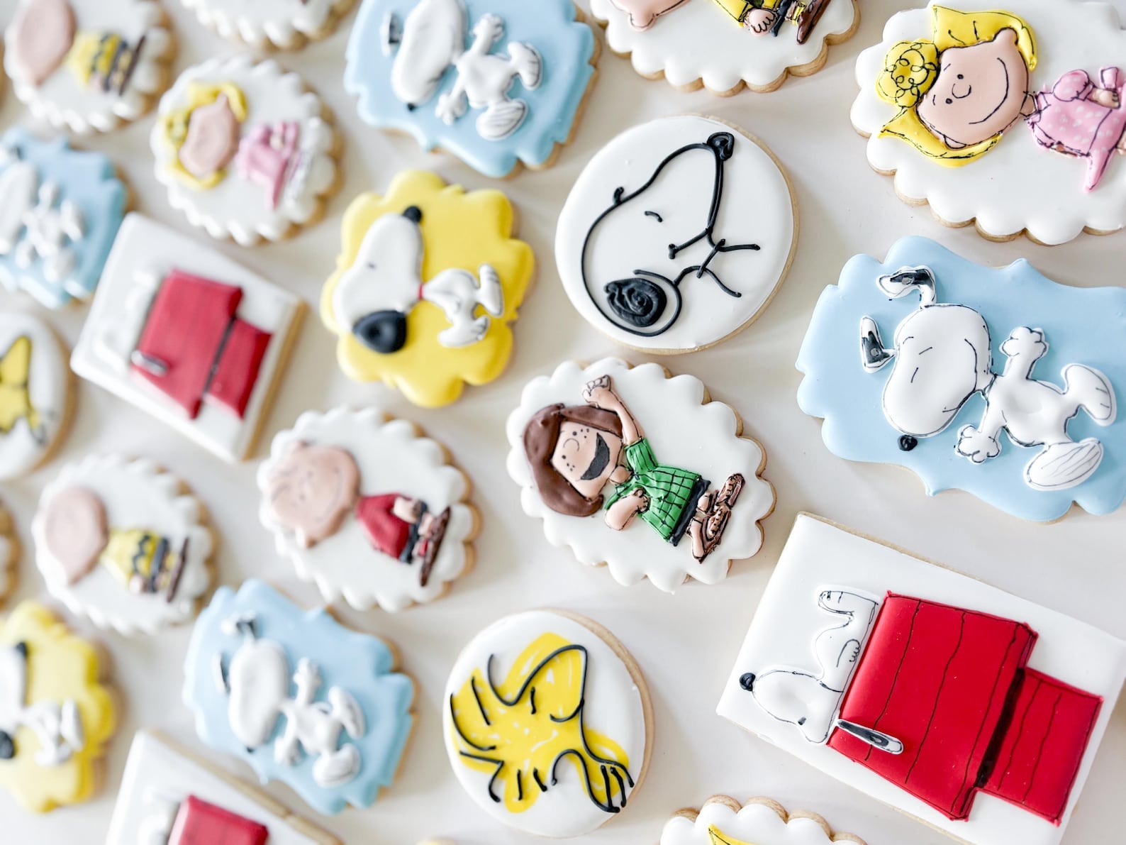 Snoopy / Charlie Brown / Peanuts Royal Icing Cookies - Etsy