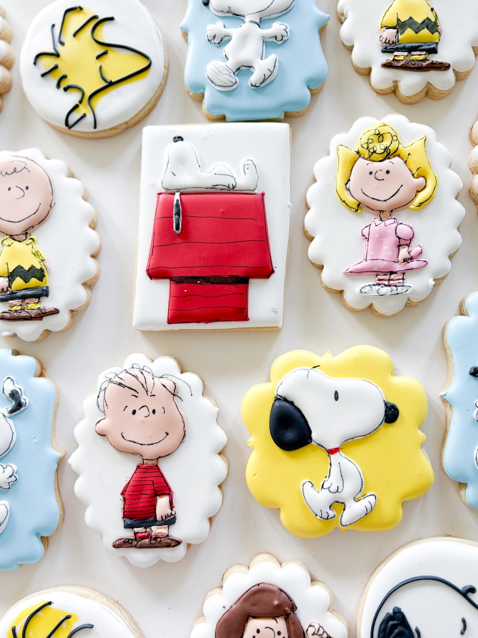 Snoopy / Charlie Brown / Peanuts Royal Icing Cookies - Etsy