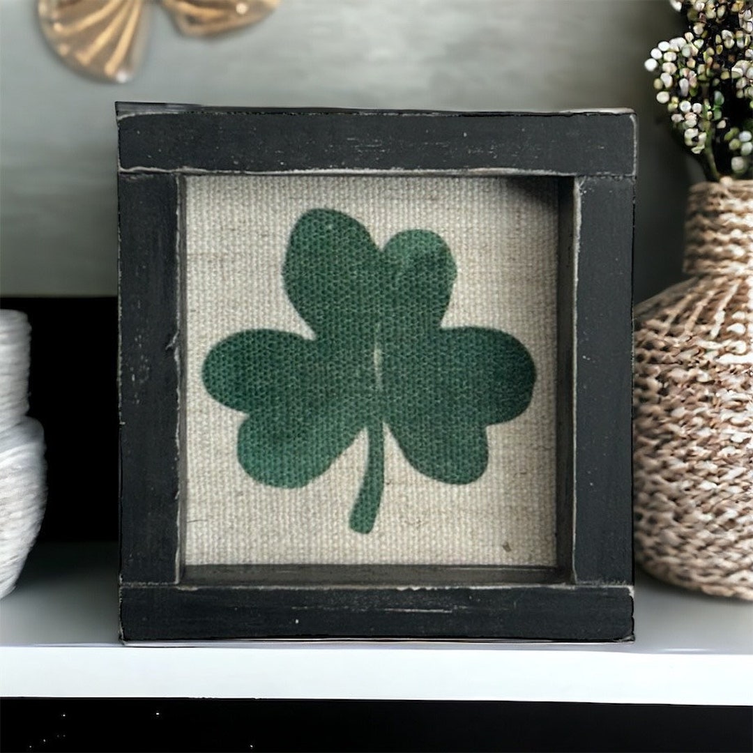 Shamrock - Cute - Clover - Vintage Style- Bar Decor - St. Patricks Day ...