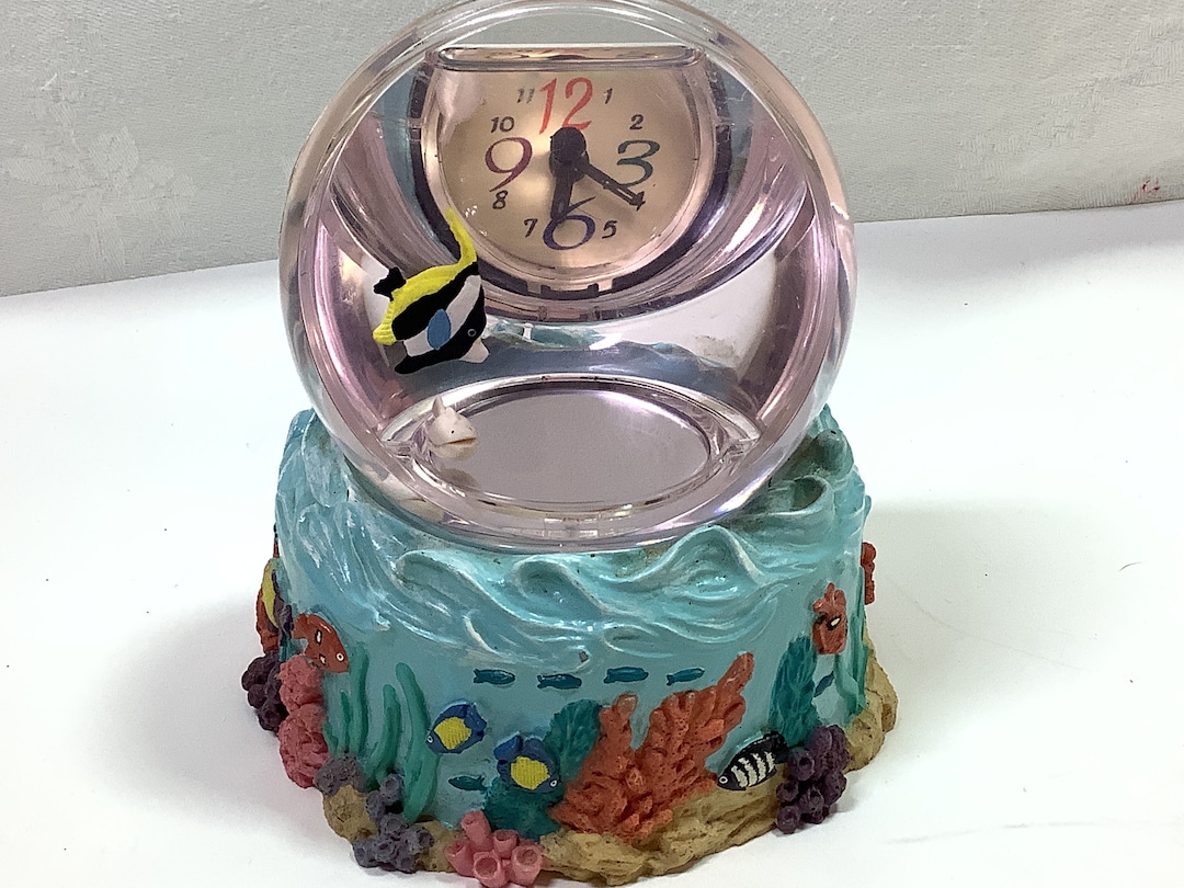 Rare Vintage Liquid Star Water Globe Watch Desk Top Clock Under the Sea ...