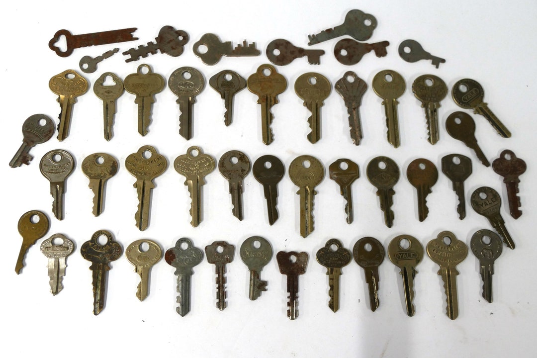 Lot 47 Vintage Keys & Fraim 5-disc Cylinder Lock, Briggs-stratton Gas ...