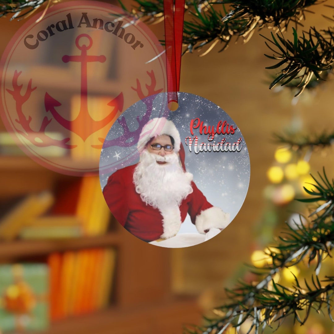 The Office TV Show Christmas, Phyllis as Santa, Phyllis Navidad ...