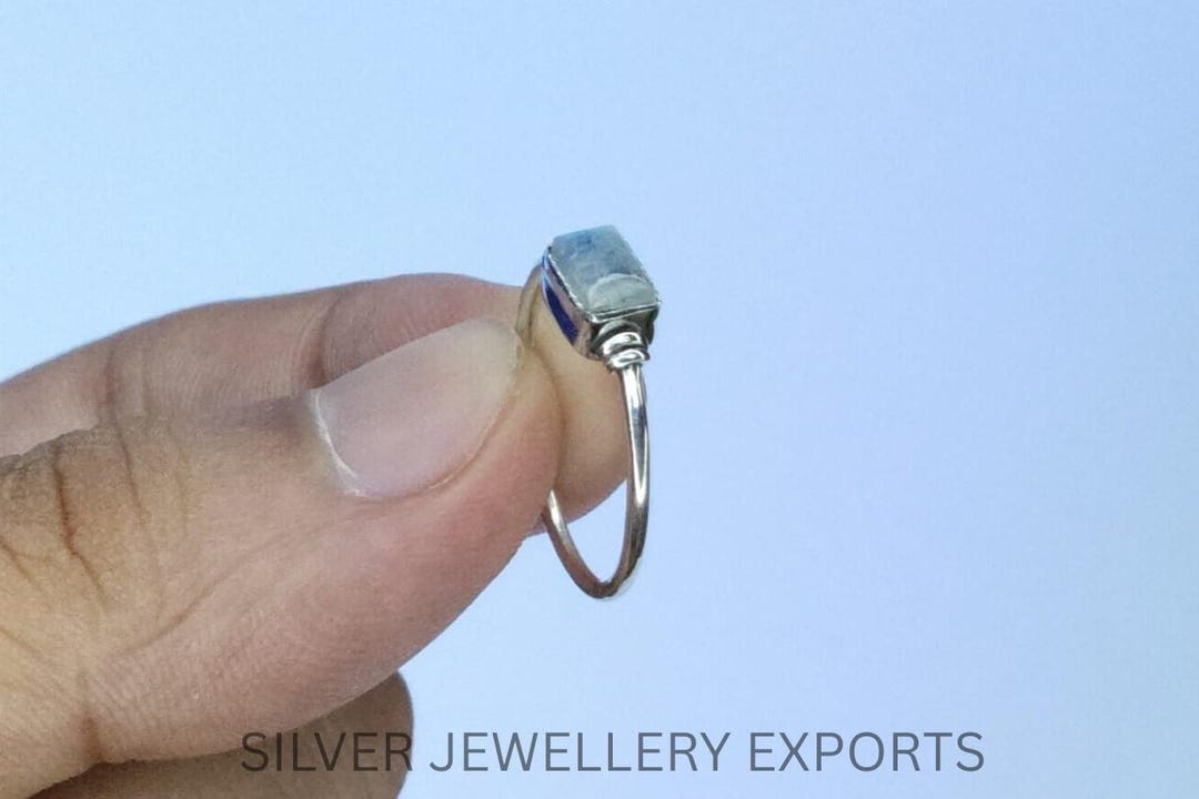 Anillo de plata de ley con piedra lunar arcoíris: delicado engaste en ...