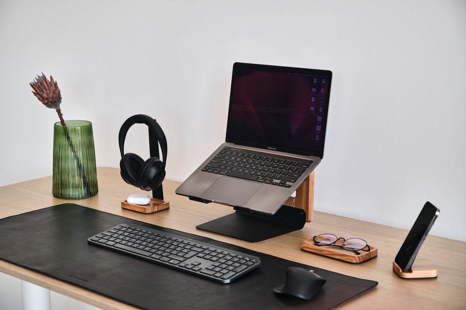 Wood Laptop Stand for Desk, MacBook Pro Stand, Organizer Your Desk With ...