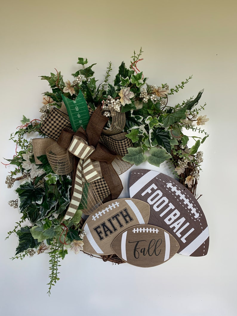 Fall Football Wreath for Your Front Door for the Sports Enthusiast This ...