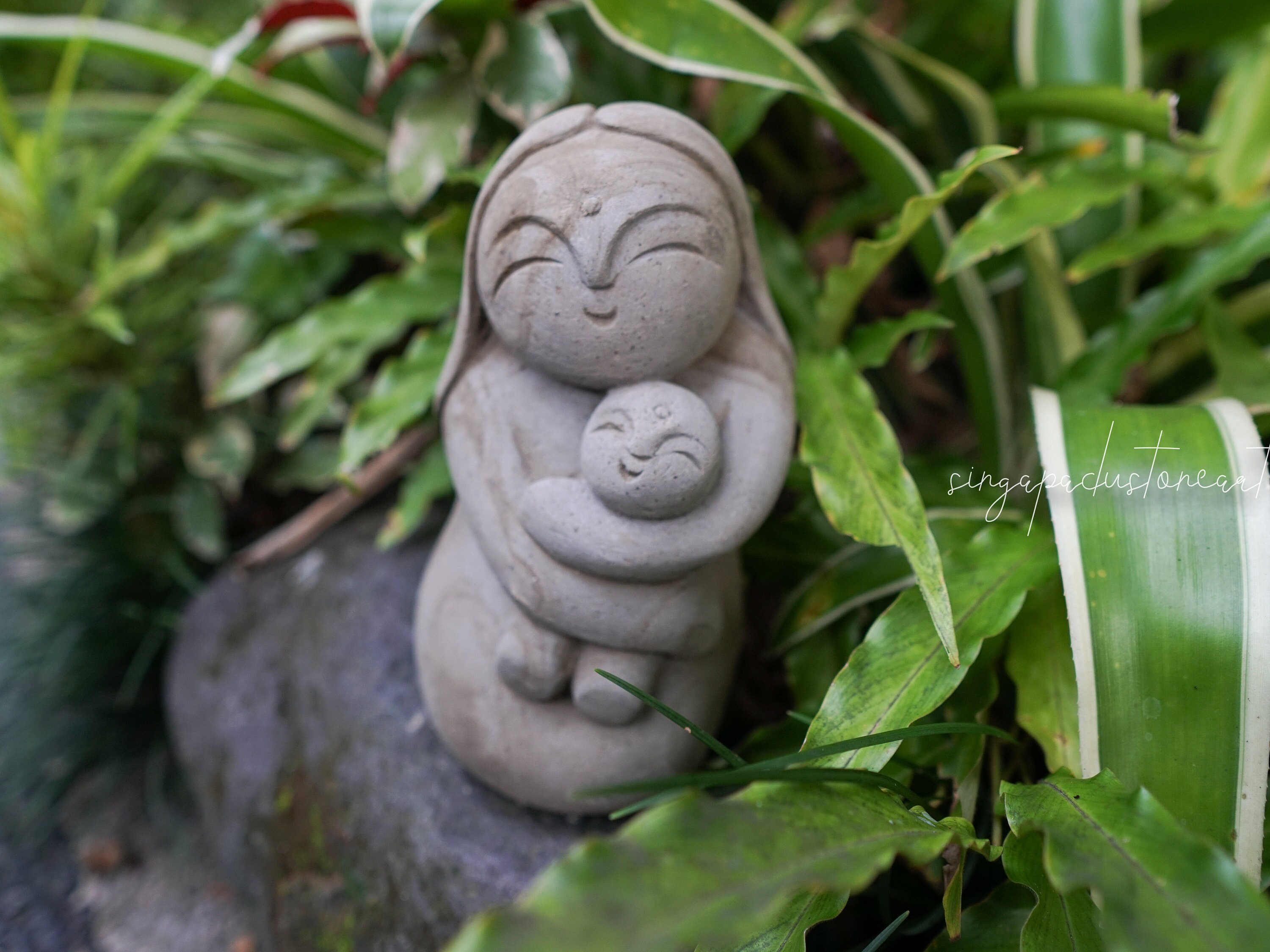 Jizo Buddha Sculpture, Jizo Baby, Mother Jizo, Love Family, Stone ...