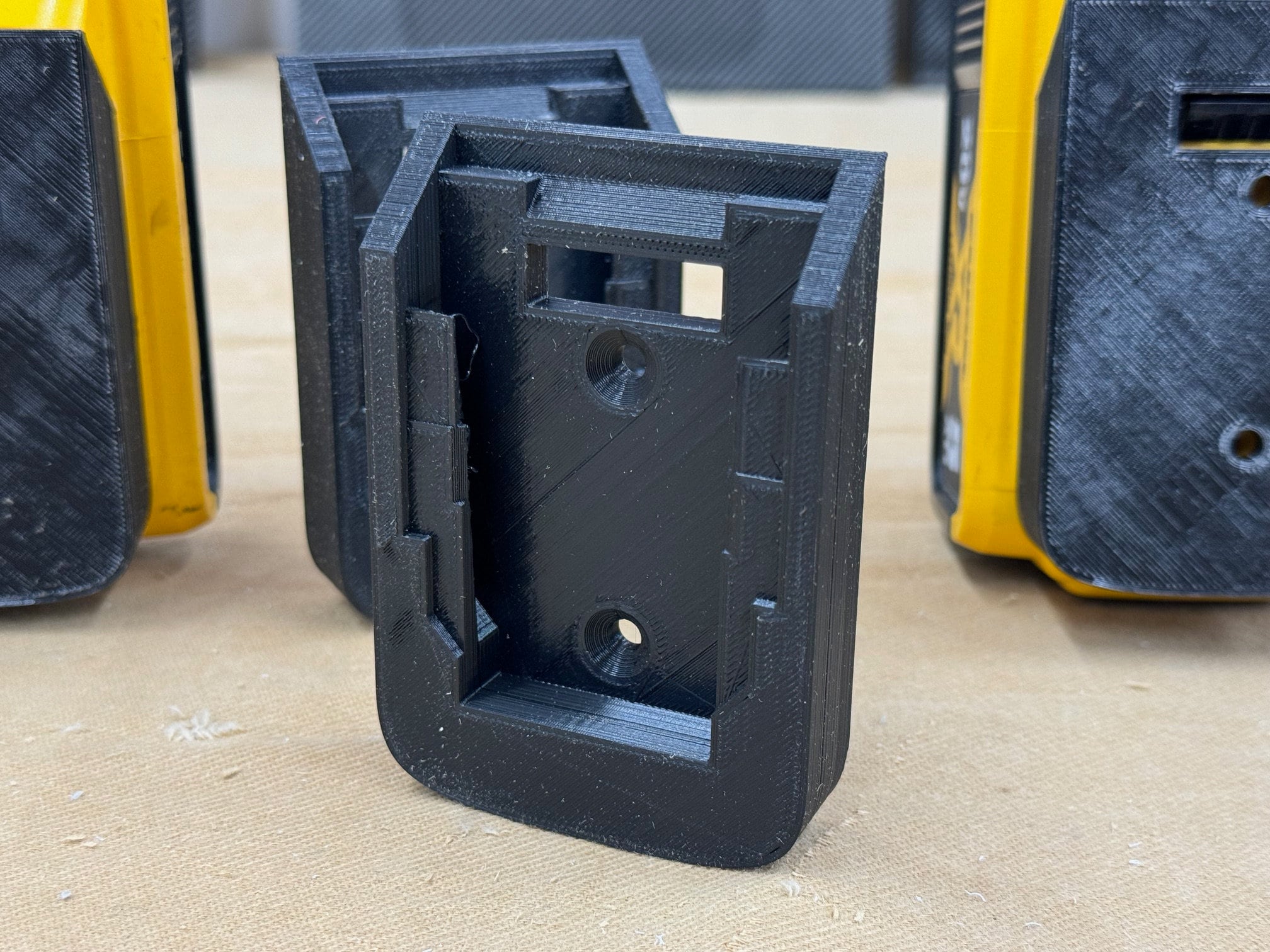 3D Printed Dewalt 20V Wall Mount Battery Holder- Dewalt 20V Battery ...