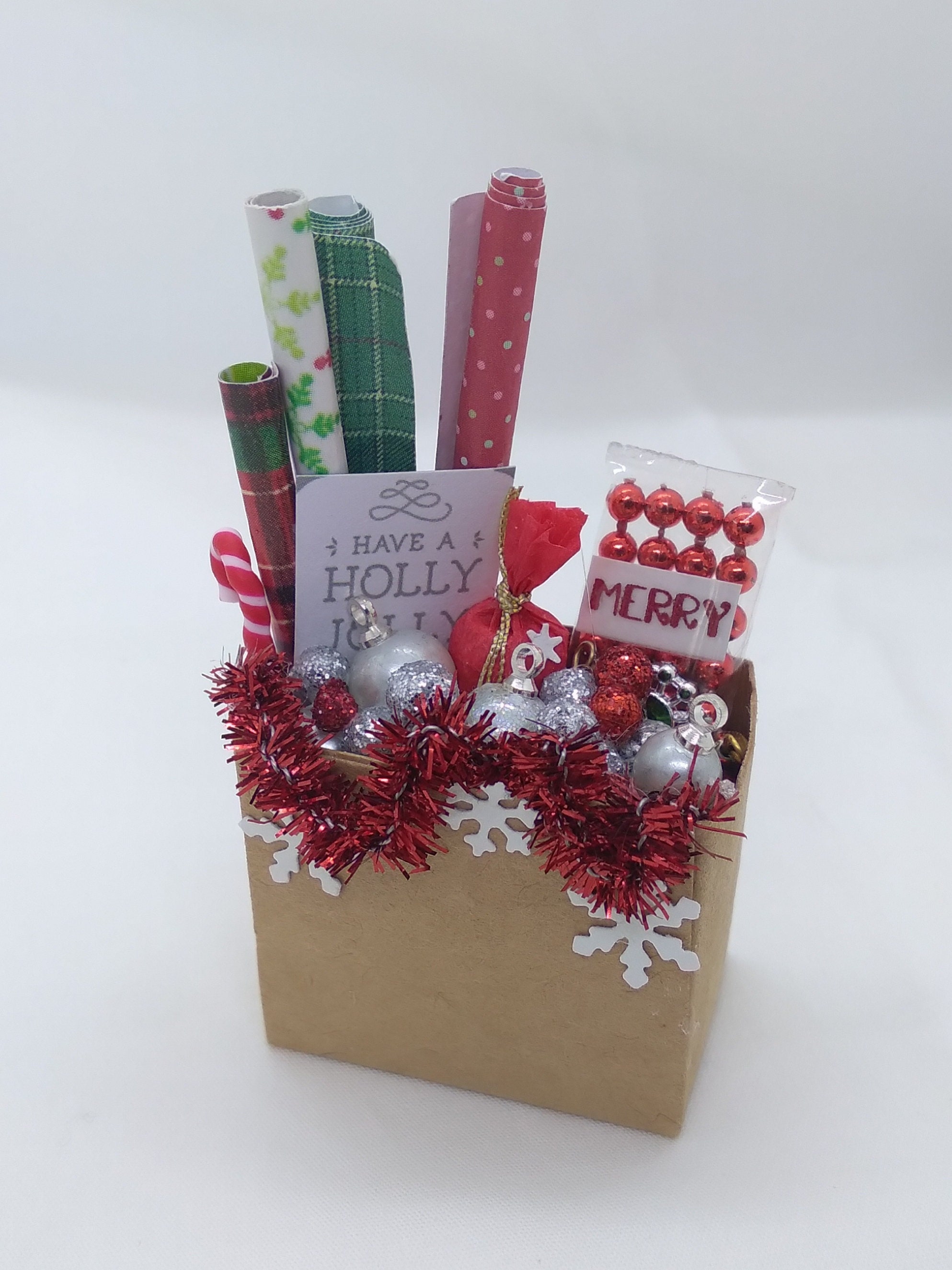 Modern 1:12 Christmas Decoration Boxes With Wrapping Paper, Garland ...