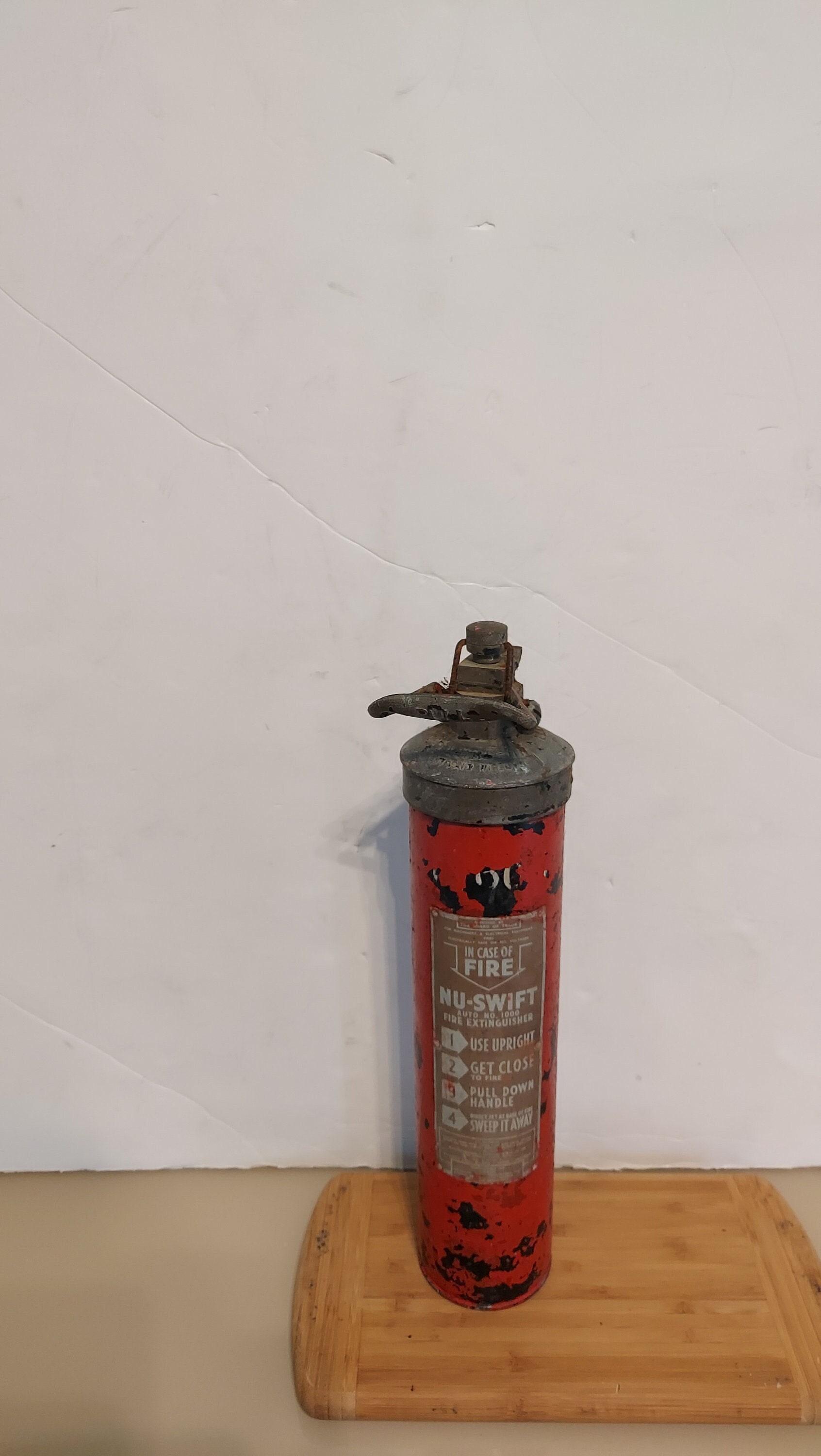 Vintage Red Nu Swift 1000 Fire Extinguisher/ - Etsy