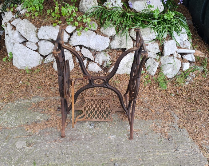Old Singer Cast Iron Sewing Machine Table Base - Etsy