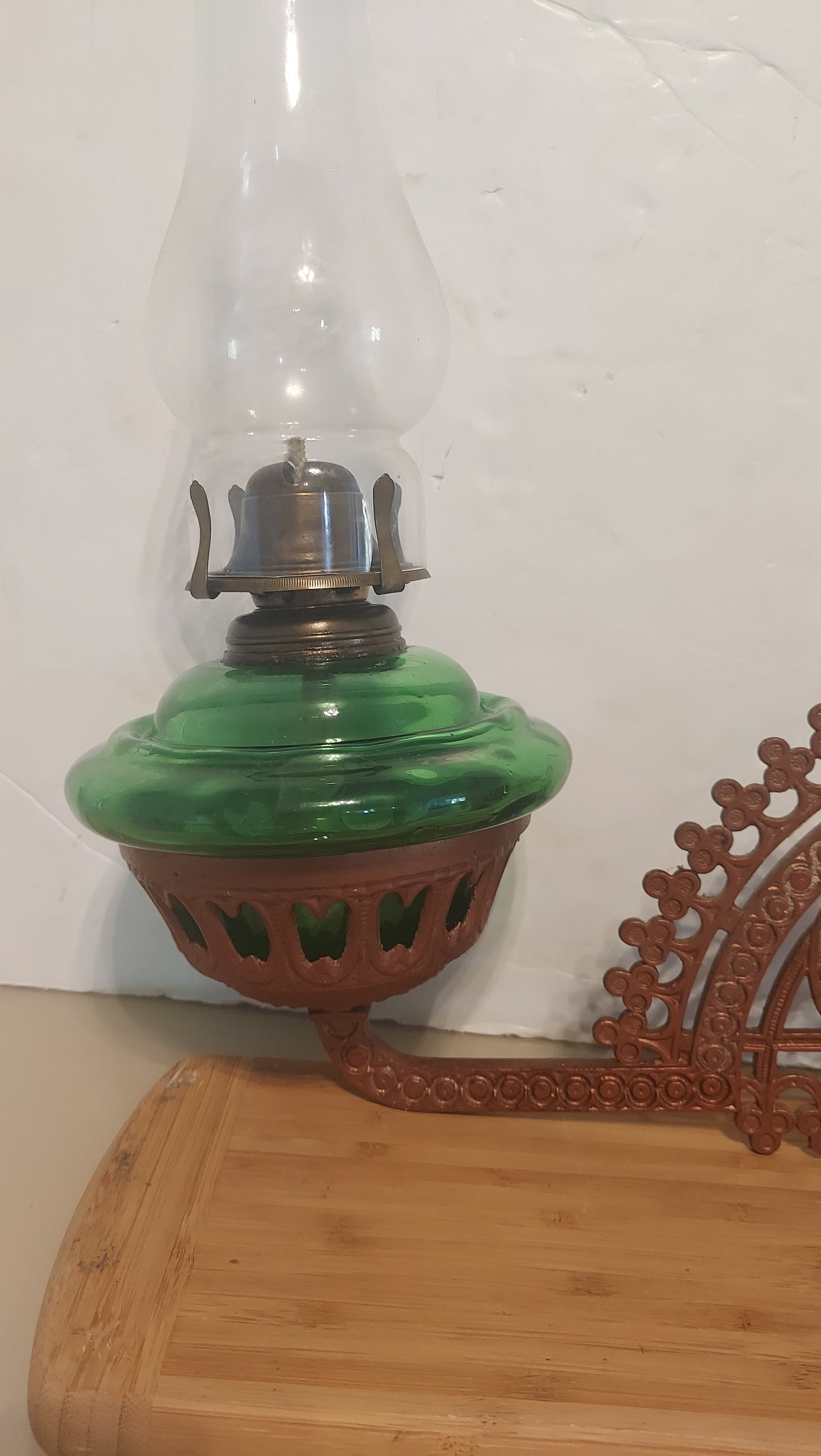 Victorian Green Glass Oil Wall Bracket Lamp/victorian - Etsy