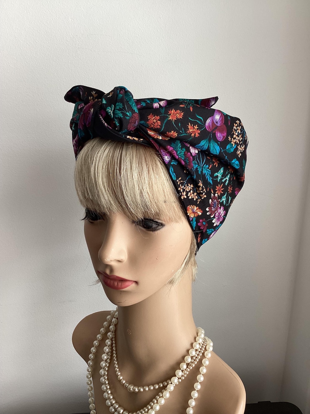 Vintage Inspired 1940 Triangle Turban Scarf Black Purple Floral Reverse ...