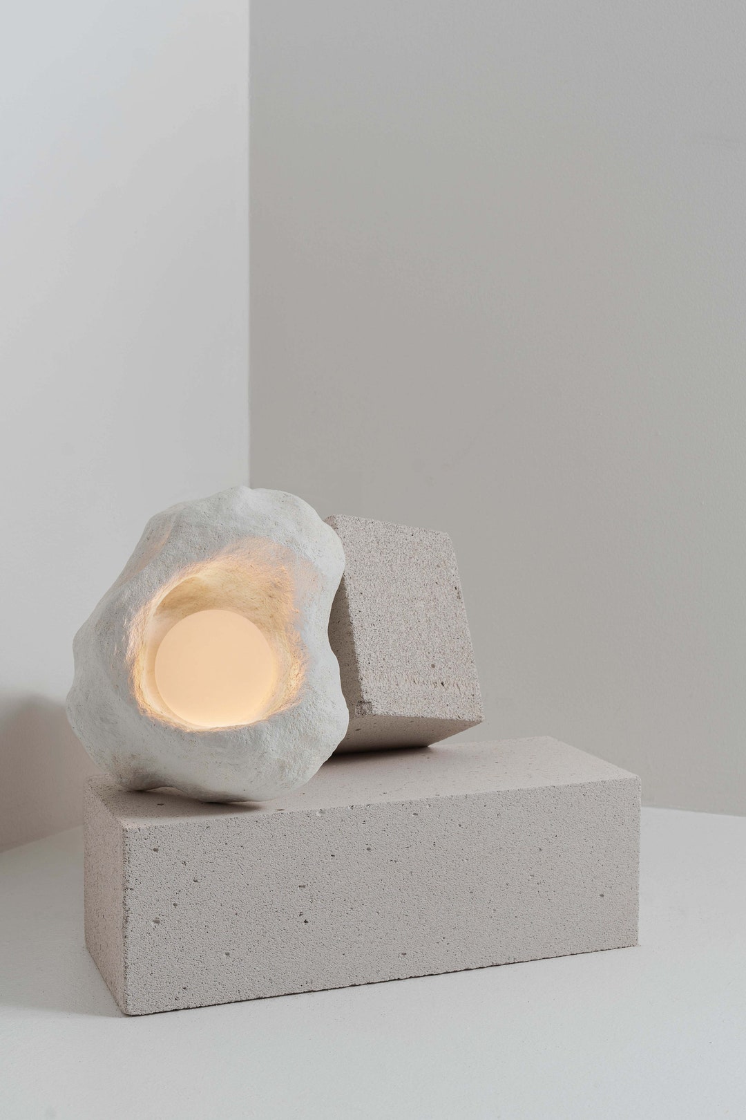 B E R G Lamp | Organic Shape Paper Lamp - Etsy