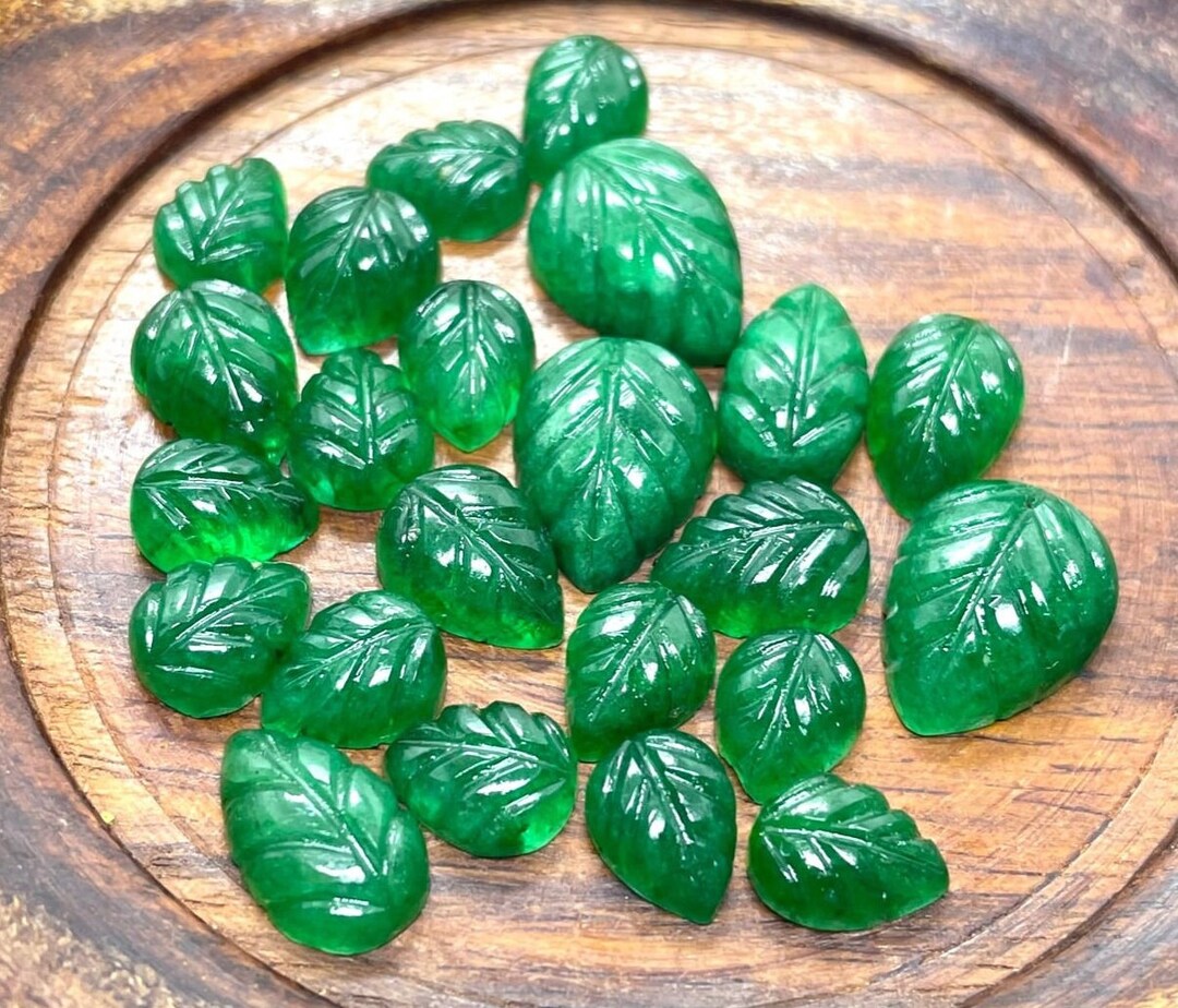 AAA+ Natural Emerald Leaf Carving Gemstone, 10-13 MM, Handmade Carved ...