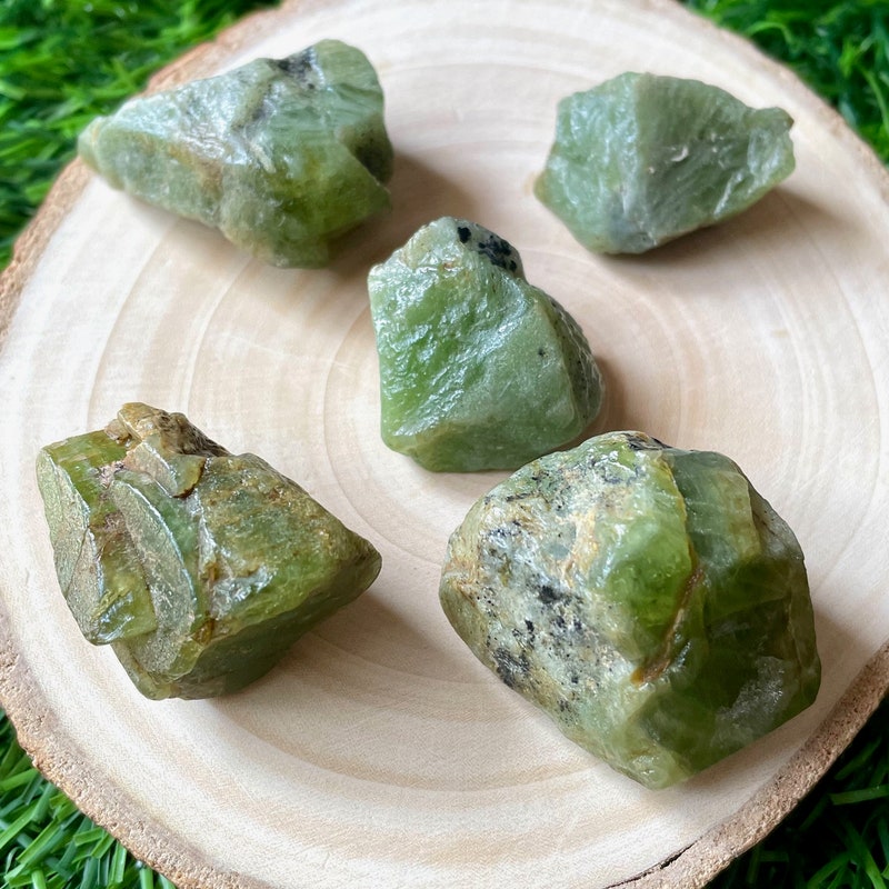 Raw Peridot Healing Stone - Etsy