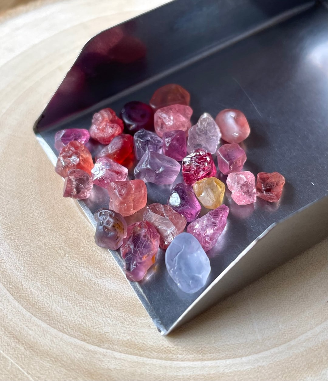 25 Pieces, Raw Spinel Rough Gemstone, 5-8 MM, Multi Spinel Tiny Raw ...
