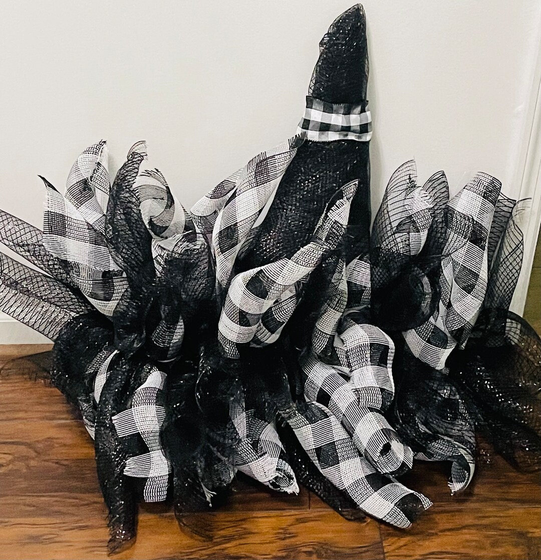 Witch Hat Mesh Wreath - Etsy
