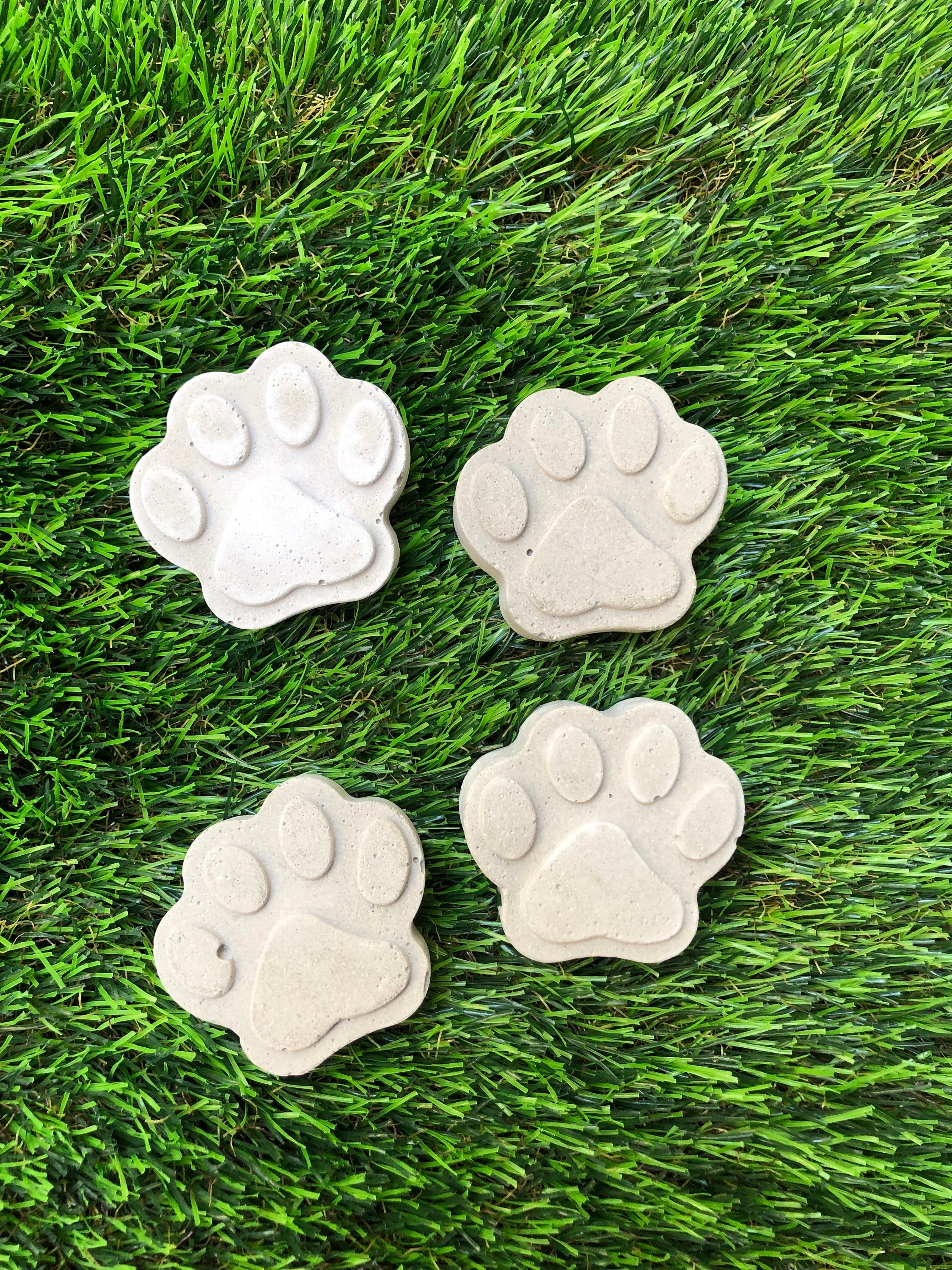 Paw Print Stones - Dog/cat Decoration for Outdoor Gardens , Cement Paws ...