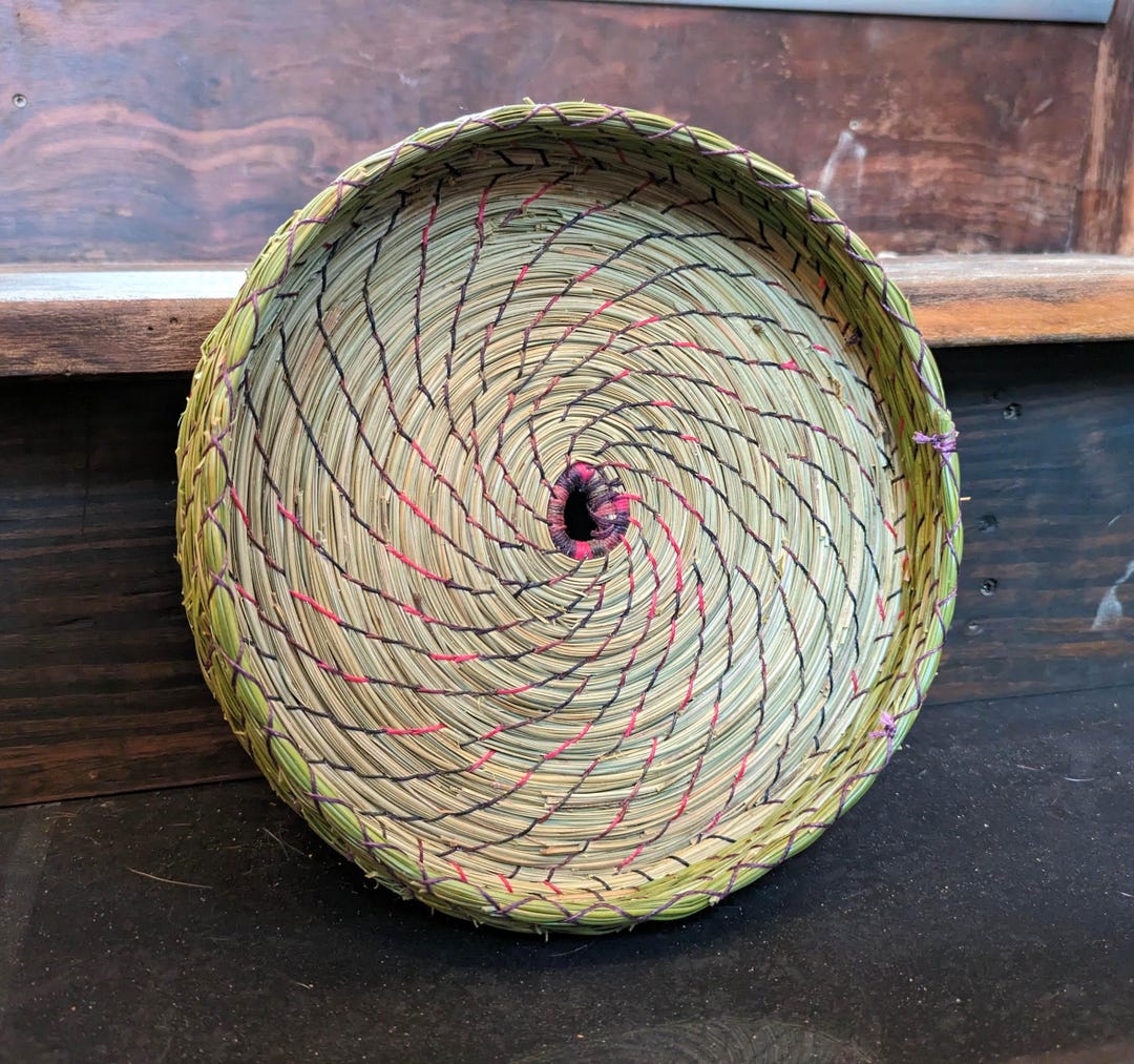 Handmade Longleaf Pine Needle Basket, Color Thread Accent - Etsy