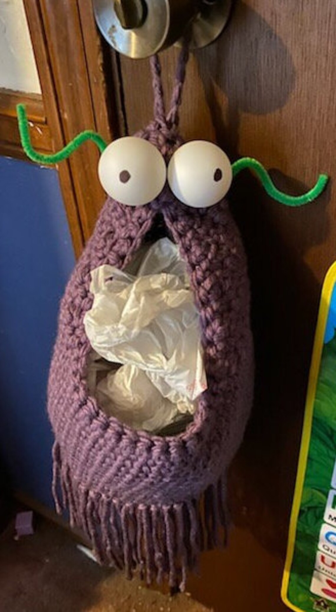 Hanging Alien Basket - Etsy