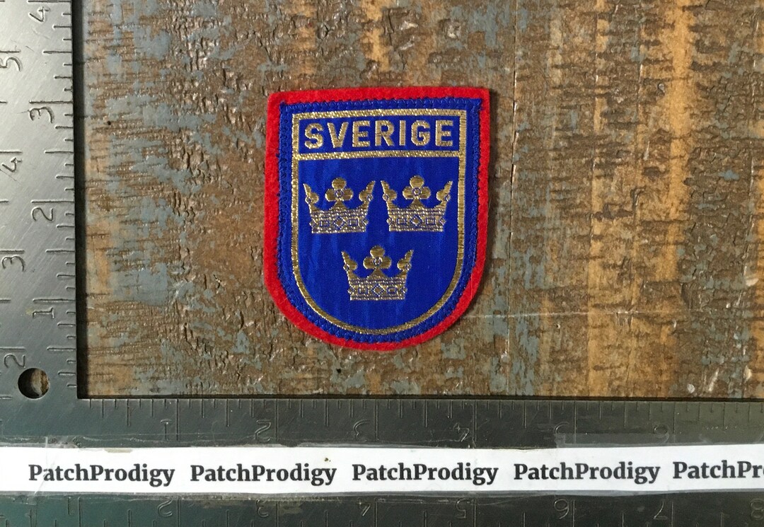 Vintage SVERIGE Sweden Coat of Arms Crest Shield Travel Souvenir Woven Sew-on Patch Swedish 1970 ...