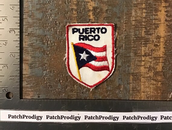 Vintage PUERTO RICO Waving Flag Emblem Travel Souveni… - Gem