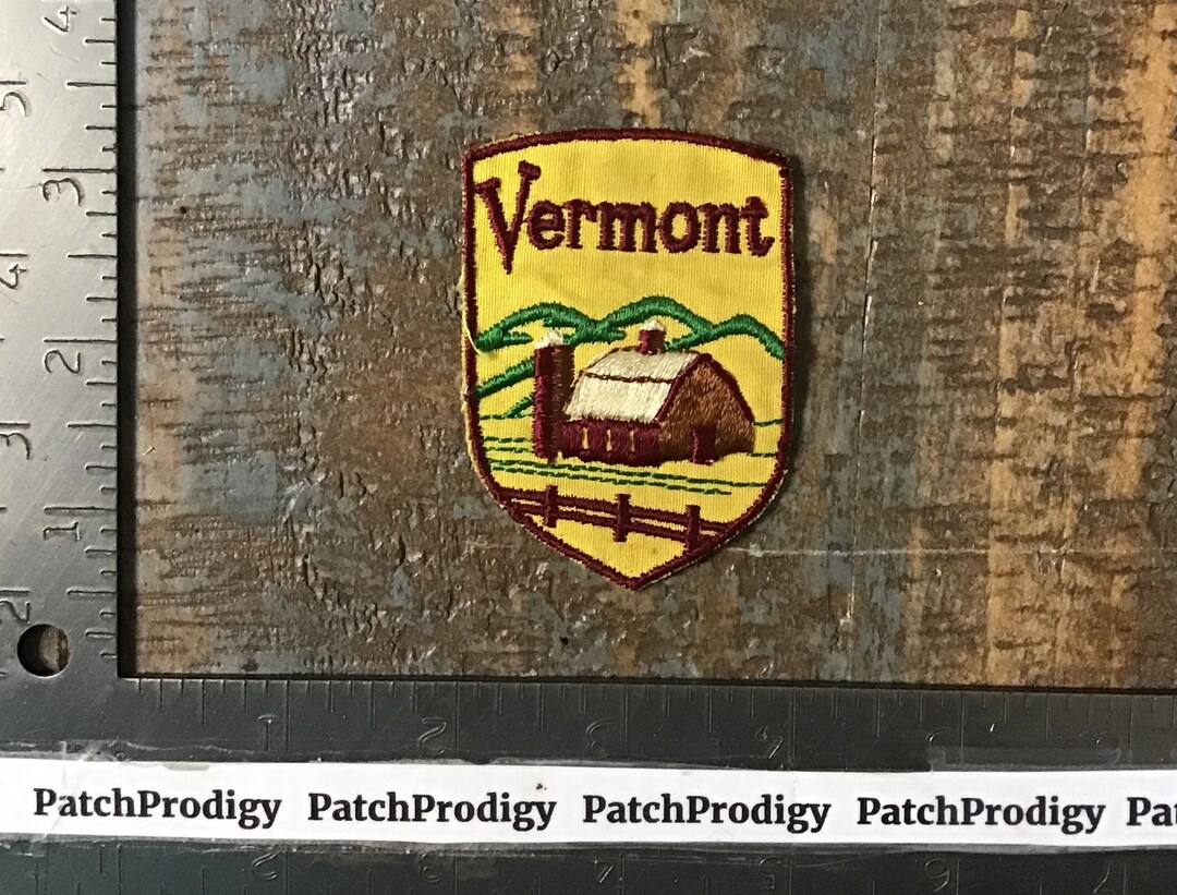 Vintage VERMONT Barn Silo Farming Travel Souvenir Sew-on Patch Voyager ...