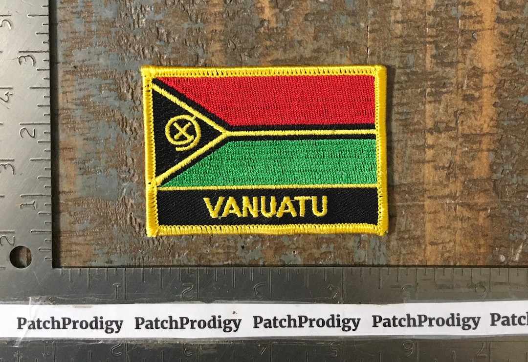 Vintage VANUATU Country National Flag Emblem Travel Souvenir Iron-on Patch Oceania 1990s Twill ...