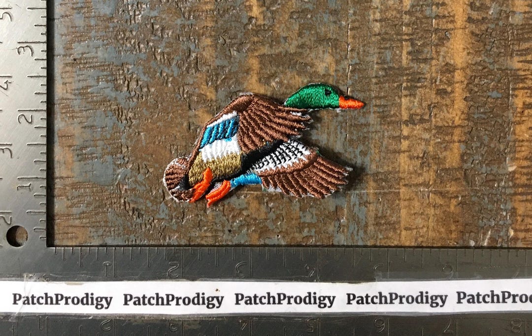 Vintage Mallard Duck Waterfowl Colorful Flying Duck Hunting Embroidered ...