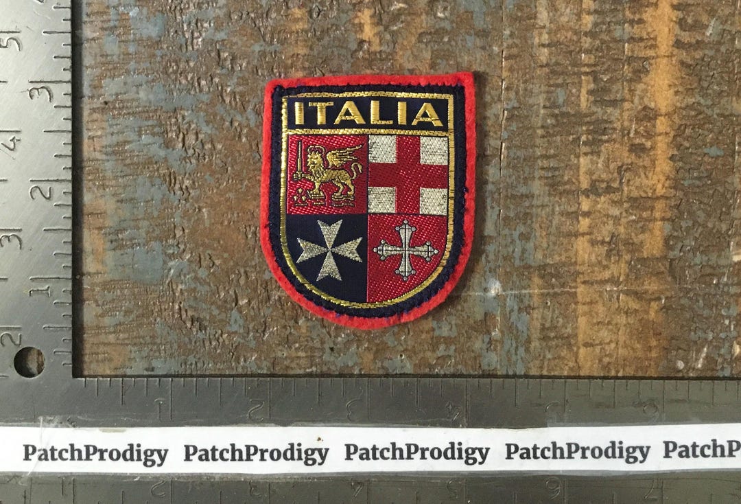 Vintage ITALIA Coat of Arms Crest Shield Travel Souvenir Woven Sew-on ...