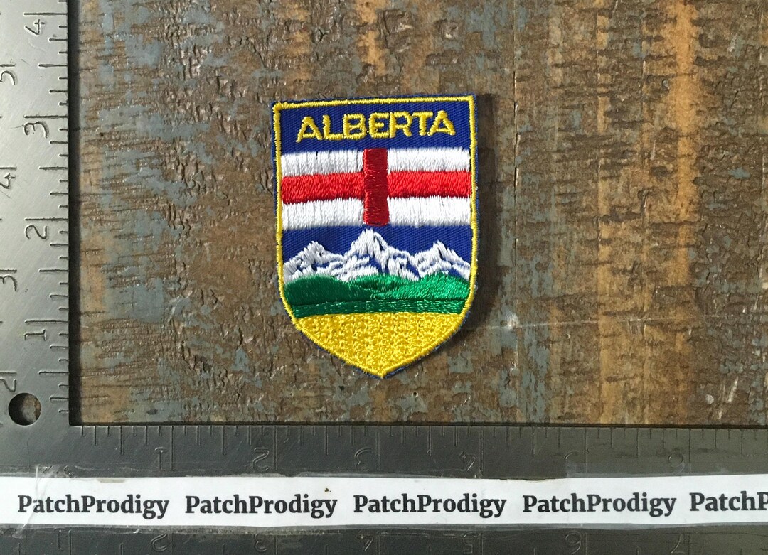 Vintage ALBERTA Flag Emblem Snowy Mountains Canada Travel Souvenir Sew ...