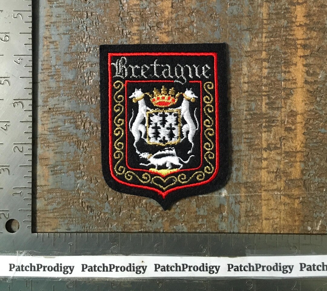 Vintage BRETAGNE France Coat of Arms Crest Shield Travel Souvenir Sew-on Patch French Region ...