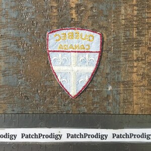 Vintage QUÉBEC Canada Coat of Arms Crest Shield Travel Souvenir Sew-on ...