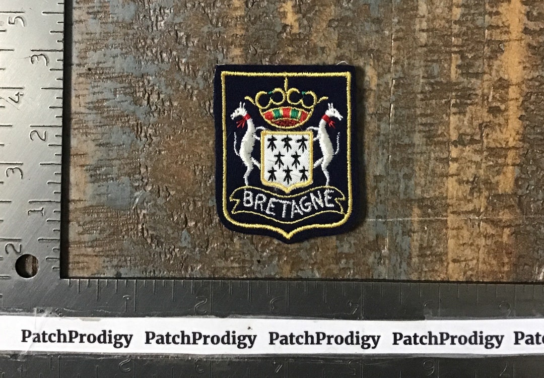 Vintage BRETAGNE France Coat of Arms Crest Shield Travel Souvenir Sew-on Patch French Region ...