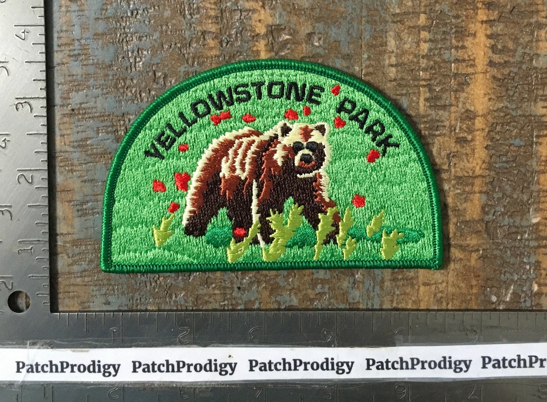 Vintage YELLOWSTONE PARK National Park Grizzly Bear Hearts Travel ...