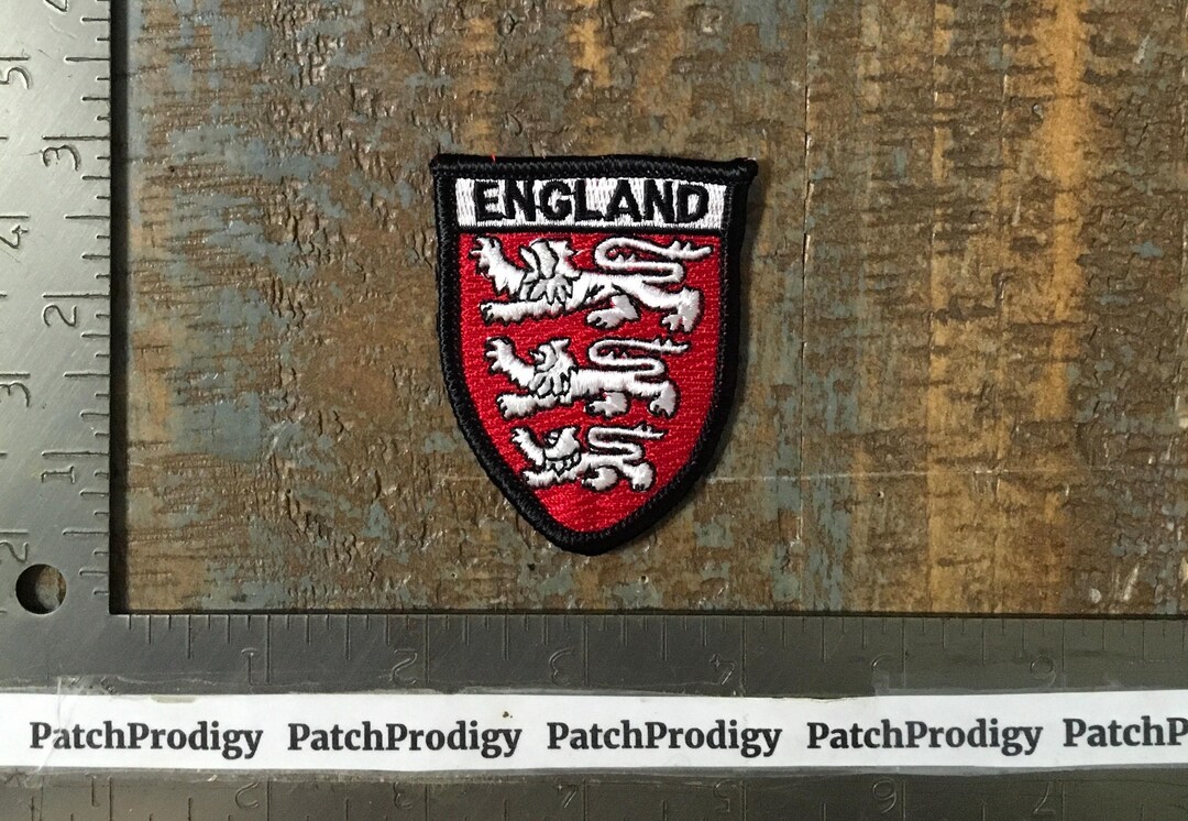 Vintage ENGLAND Coat of Arms Crest Shield Travel Souvenir Sew-on Patch ...
