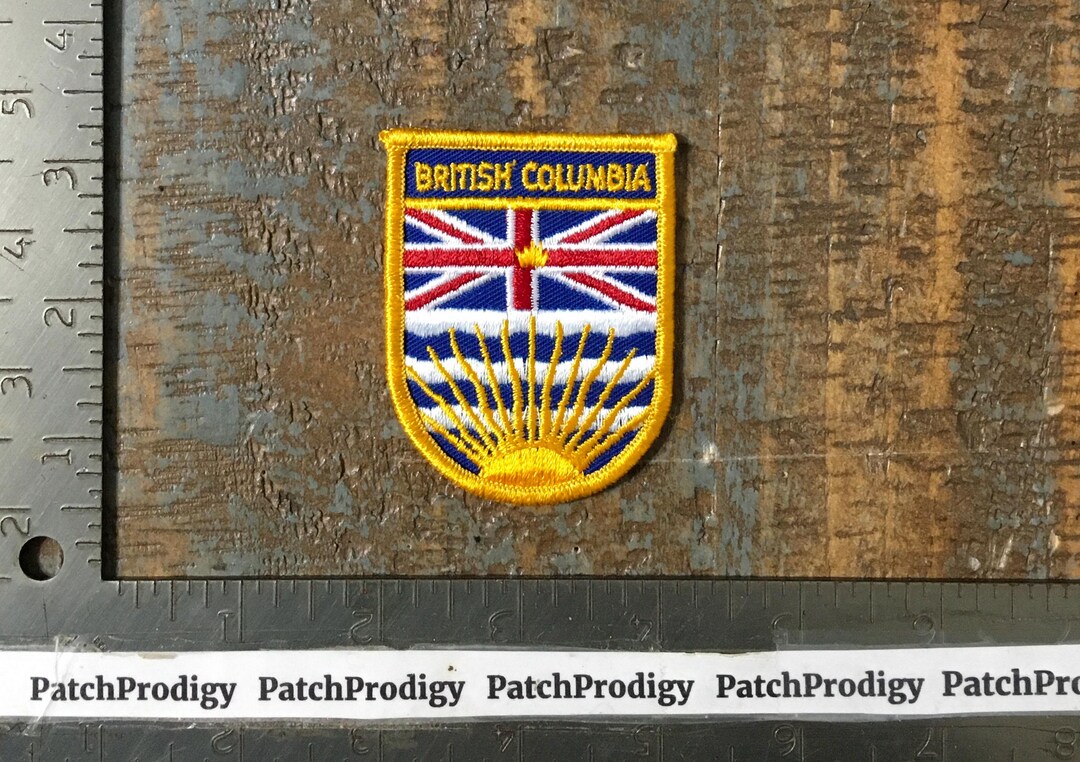 Vintage BRITISH COLUMBIA Flag Crest Emblem Canada Travel Souvenir ...