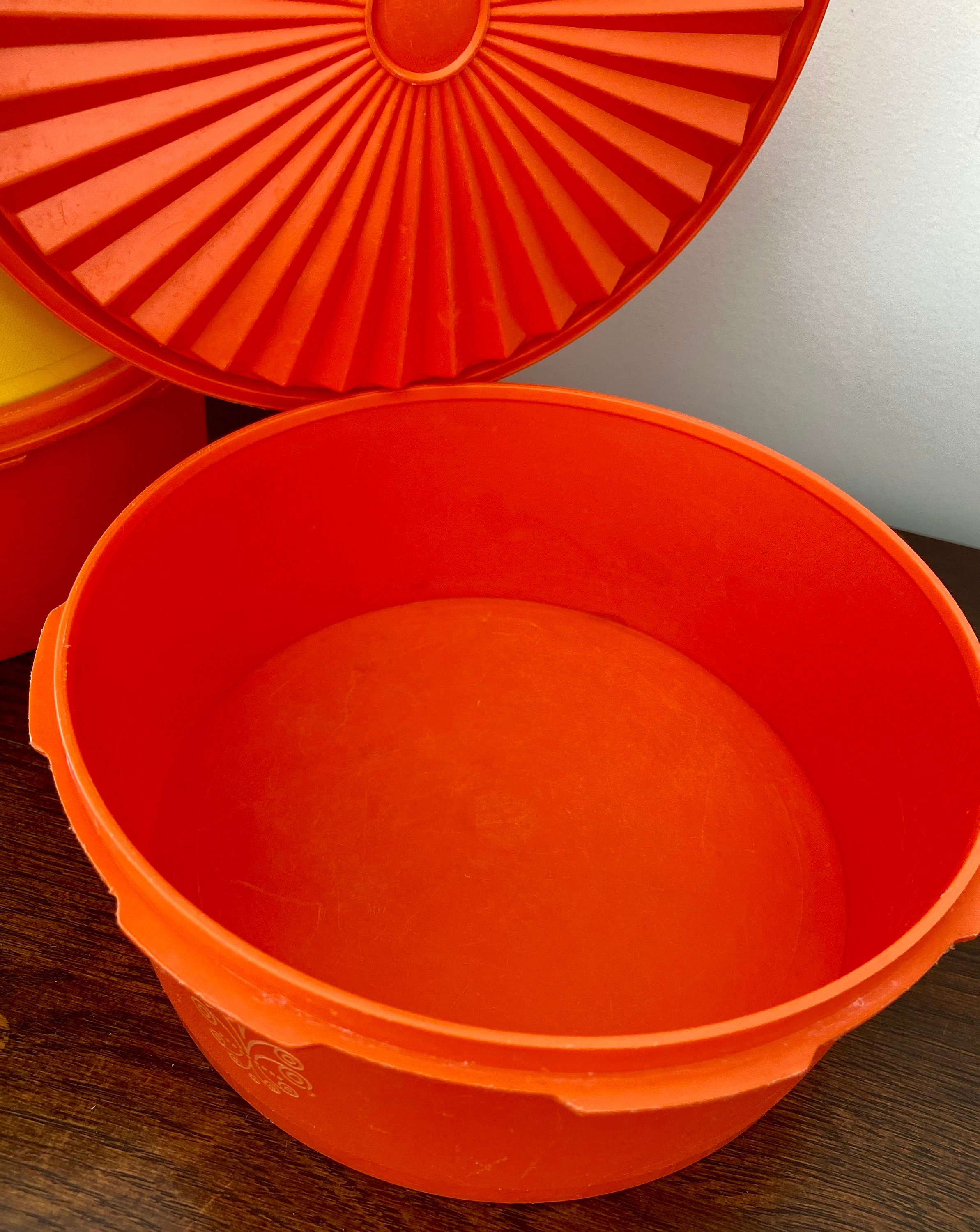 Vintage 1970s Retro MCM Tupperware Round Servalier Stackable Canisters ...