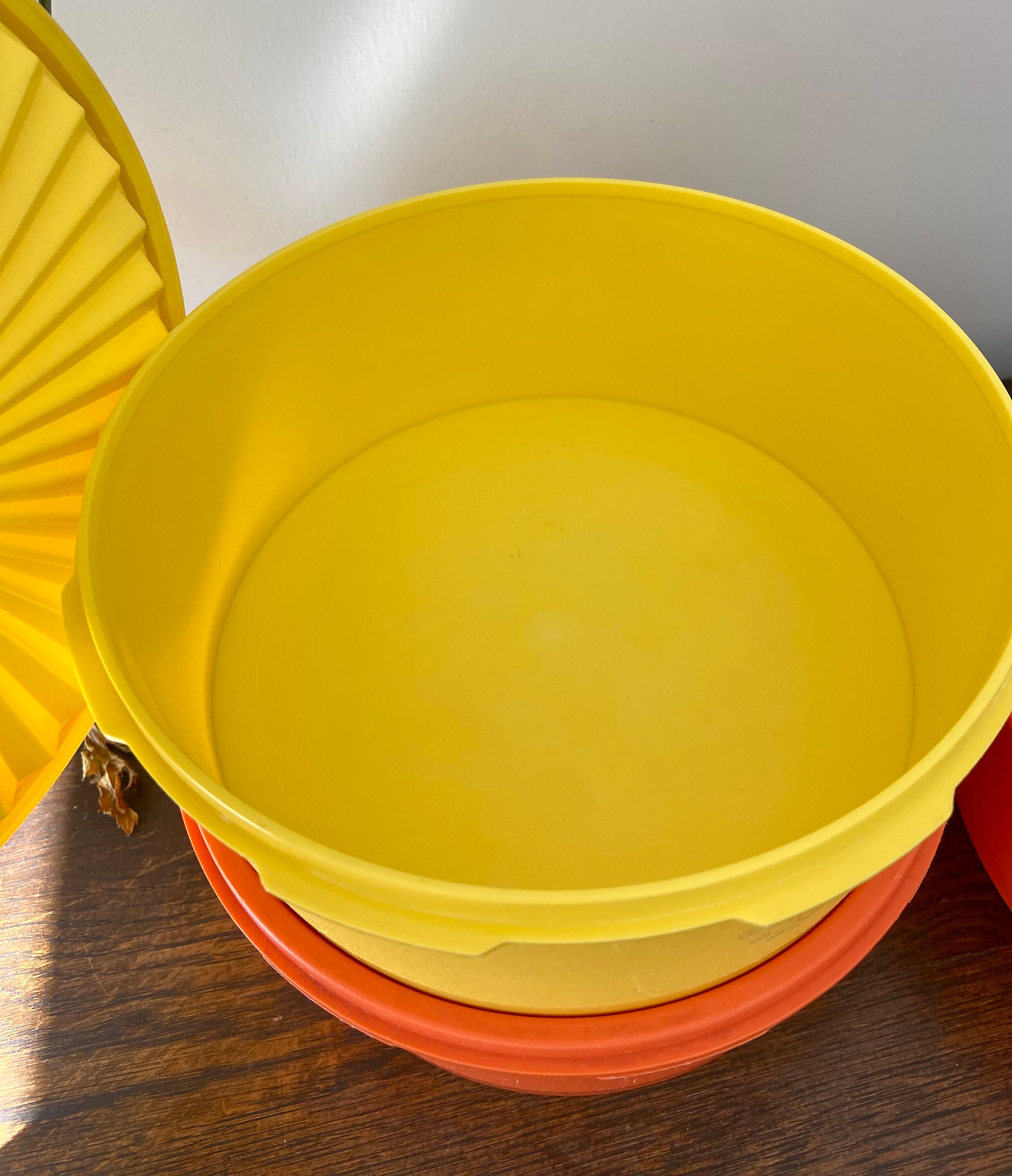 Vintage 1970s Retro MCM Tupperware Round Servalier Stackable Canisters ...